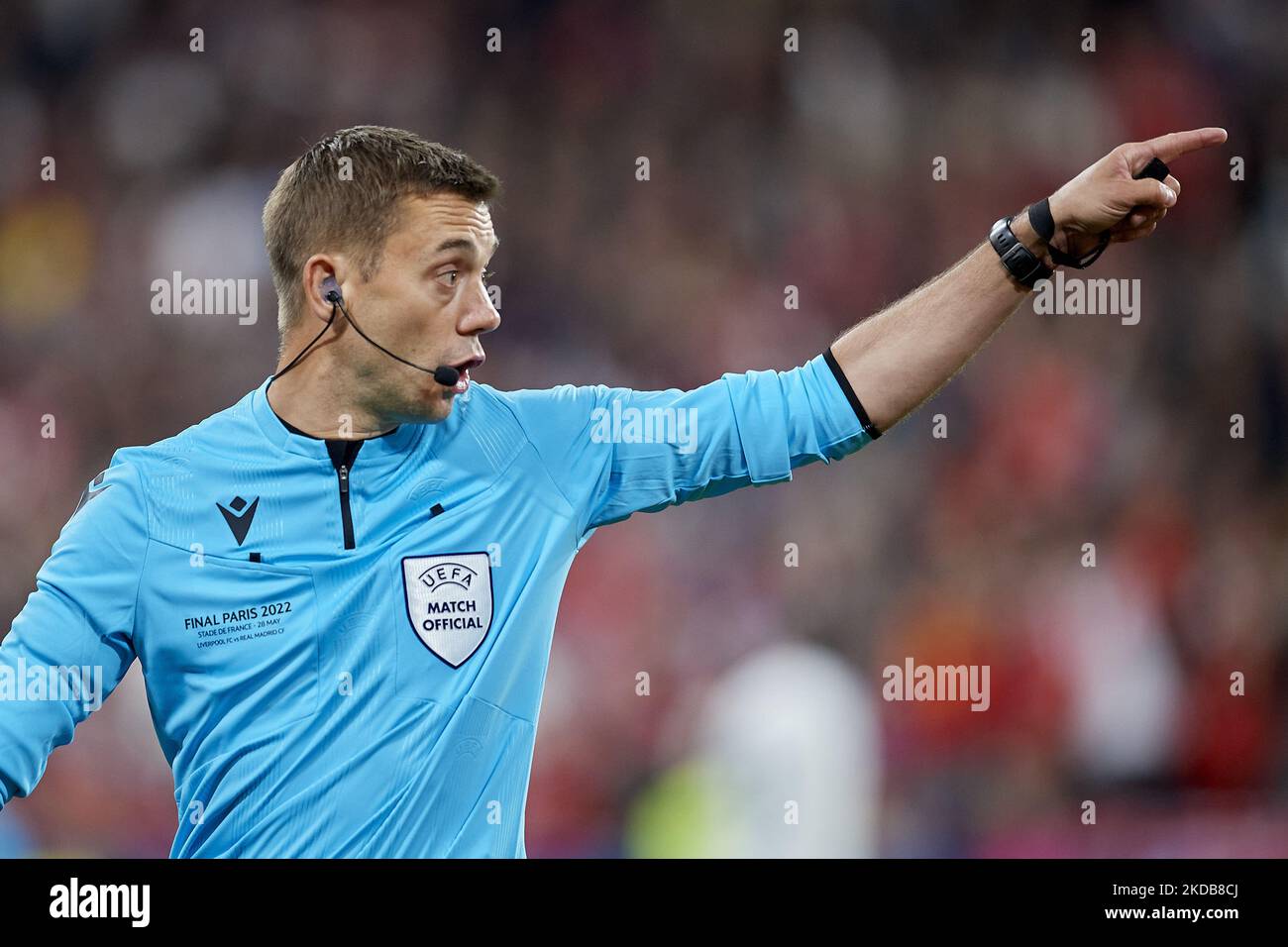 Schiedsrichter Clement Turpin beim UEFA Champions League-Finale ...