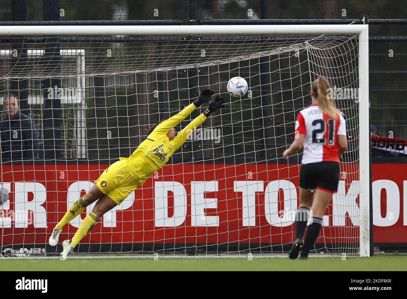 Ziel jacintha weimar von feyenoord v1 -Fotos und -Bildmaterial in hoher ...