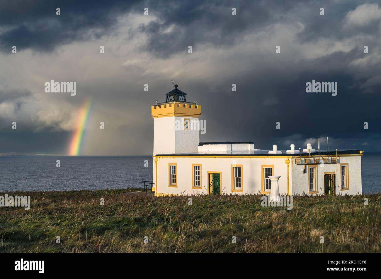 Bunter leuchtturm von duncansby -Fotos und -Bildmaterial in hoher ...