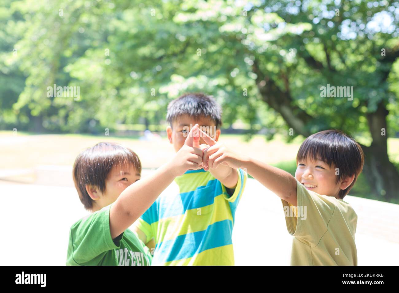 Mittelfinger kind -Fotos und -Bildmaterial in hoher Auflösung – Alamy