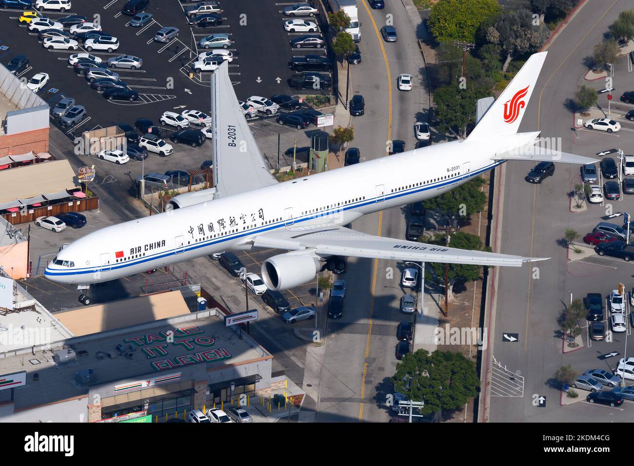 Landung von Flugzeugen der Boeing 777 von Air China. Flugzeugmodell 777-300ER von Air China ...