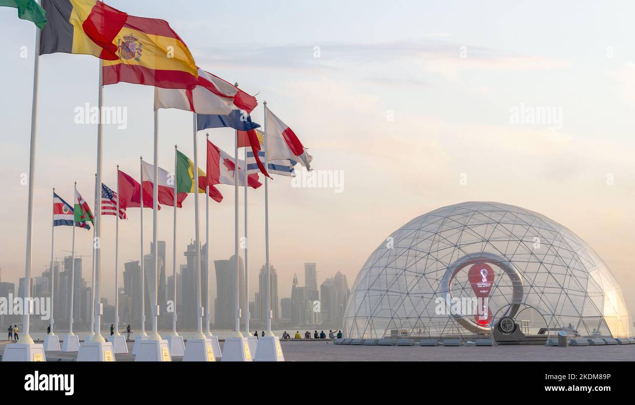 Doha, Katar- 03. Juli 2022 : FIFA WM Katar 2022 Offizielle Countdown ... Doha, Katar- 03. Juli 2022 : FIFA WM Katar 2022 Offizielle Countdown ...
