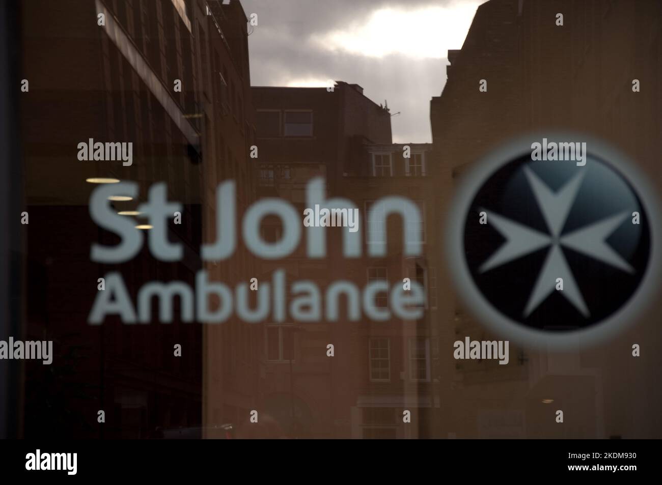 Emblem der ritter des st johnohns krankenwagen -Fotos und -Bildmaterial ...