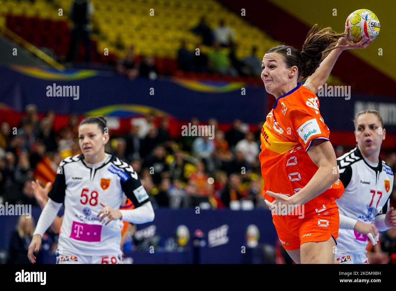 SKOPJE, MAZEDONIEN - 7. NOVEMBER: Inger Smits der Niederlande während ...