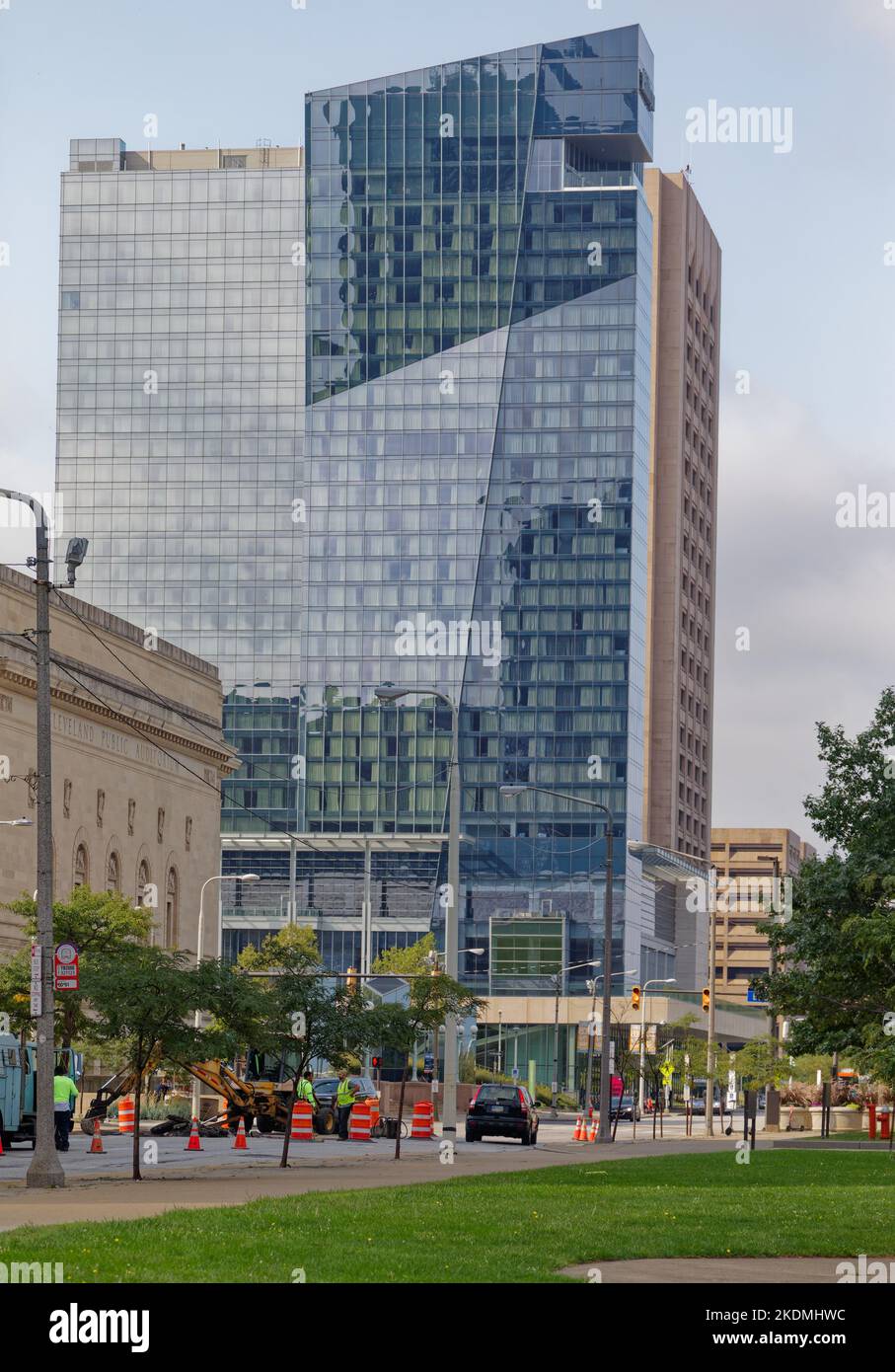 Das Hilton Cleveland Downtown mit 600 Zimmern ist mit dem Huntington ...