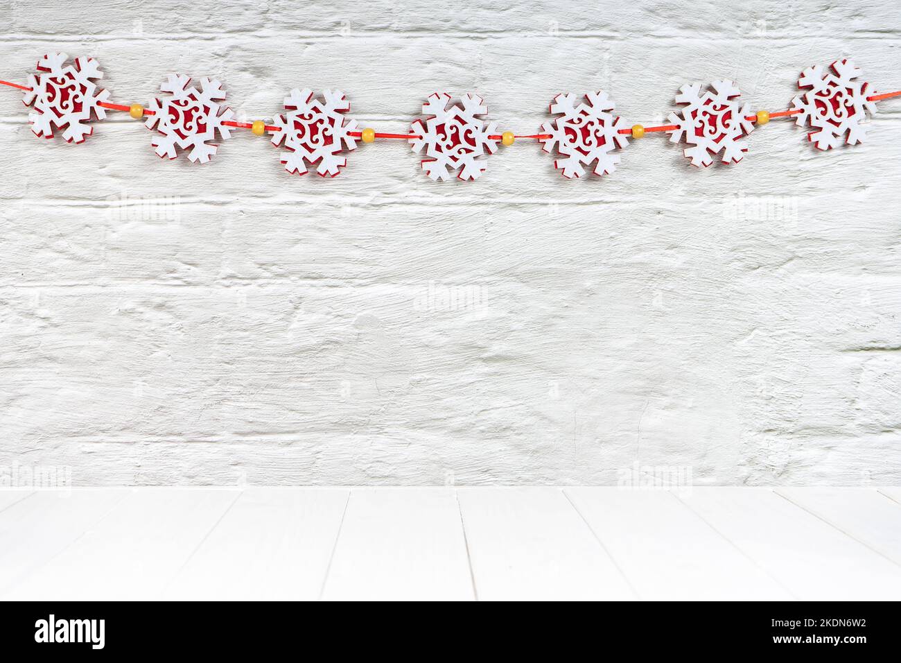 Rot weiße girlande vorlage -Fotos und -Bildmaterial in hoher Auflösung ...