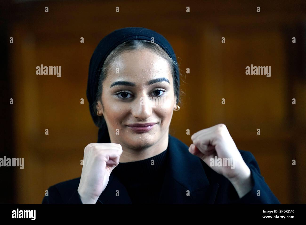 Safiyyah Syeed, der König Charles III. Bei einem Empfang mit jungen ...