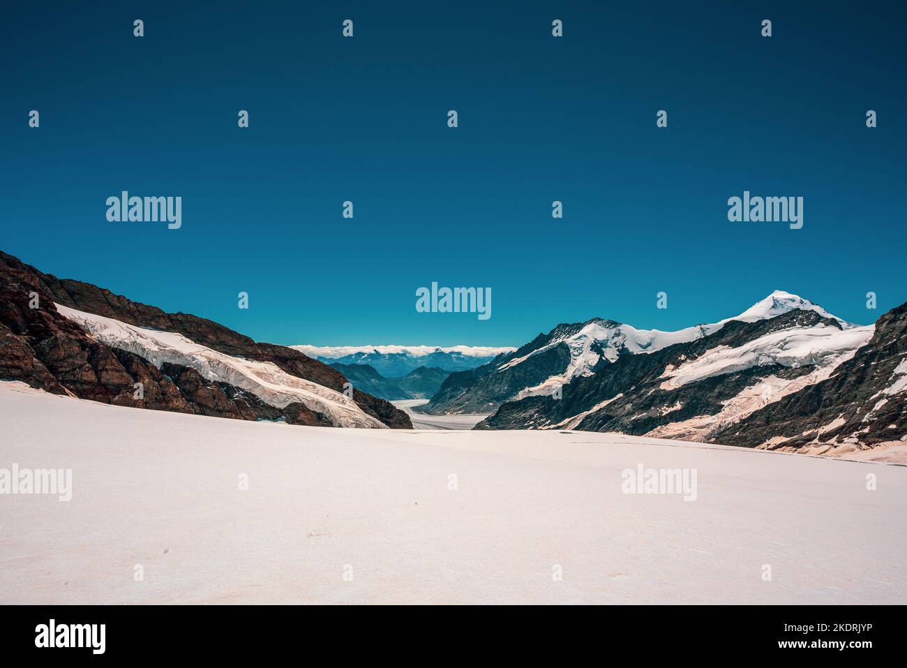 Der große Aletschgletscher, der größte und längste Gletscher der Alpen ...