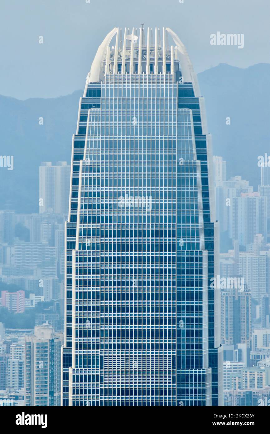 Zwei ifc turm -Fotos und -Bildmaterial in hoher Auflösung – Alamy