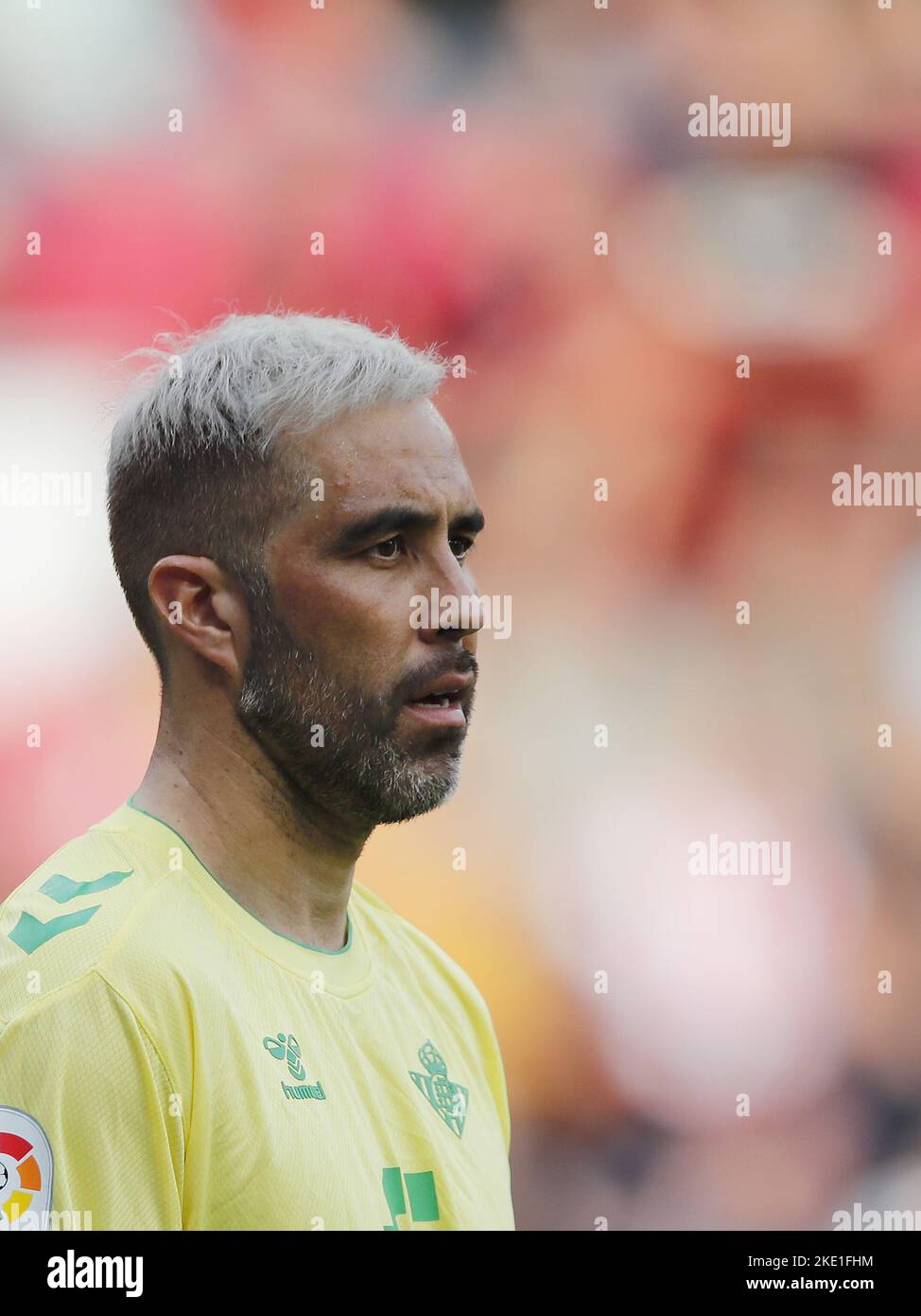 EINDHOVEN - Real Betis-Torwart Claudio Bravo während des ...