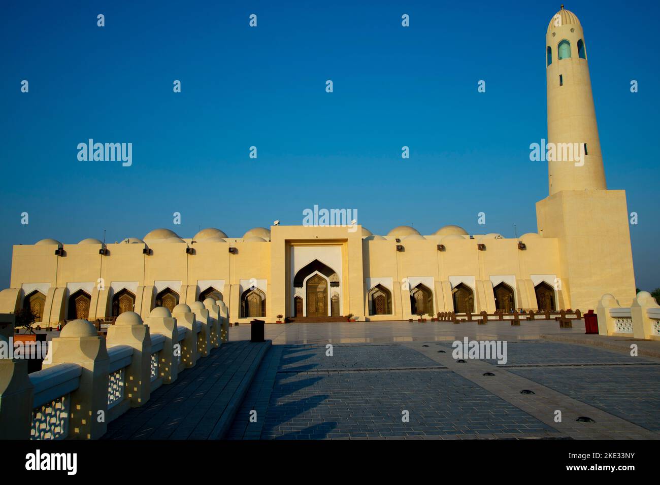 Imam Muhammad bin Abdul Wahhab Moschee - Doha - Katar Stockfotografie ...