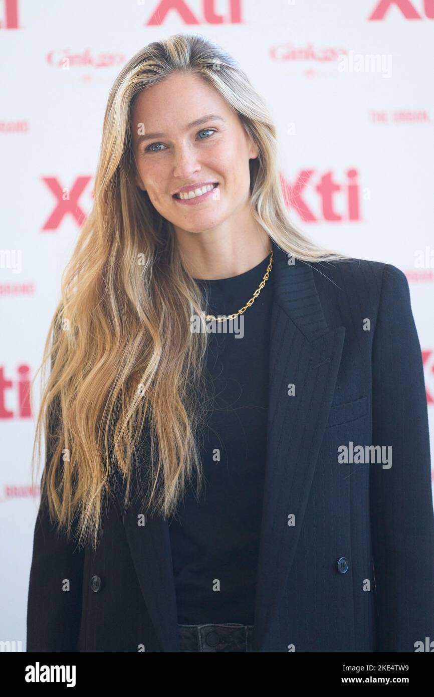 10. November 2022, Madrid, Madrid, Spanien: Bar Refaeli stellt sich als ...