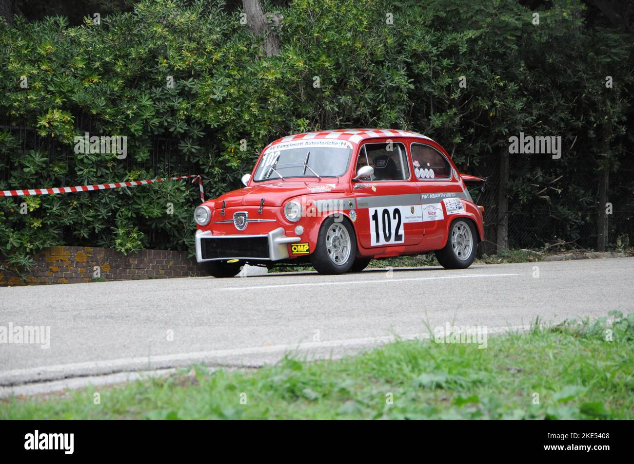 PESARO - ITALIEN - OTT 09 - 2022 : Rallye der Oldtimer fiat 600 ABARTH ...