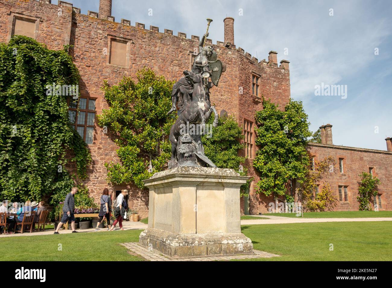 Powis schloss uk -Fotos und -Bildmaterial in hoher Auflösung – Alamy