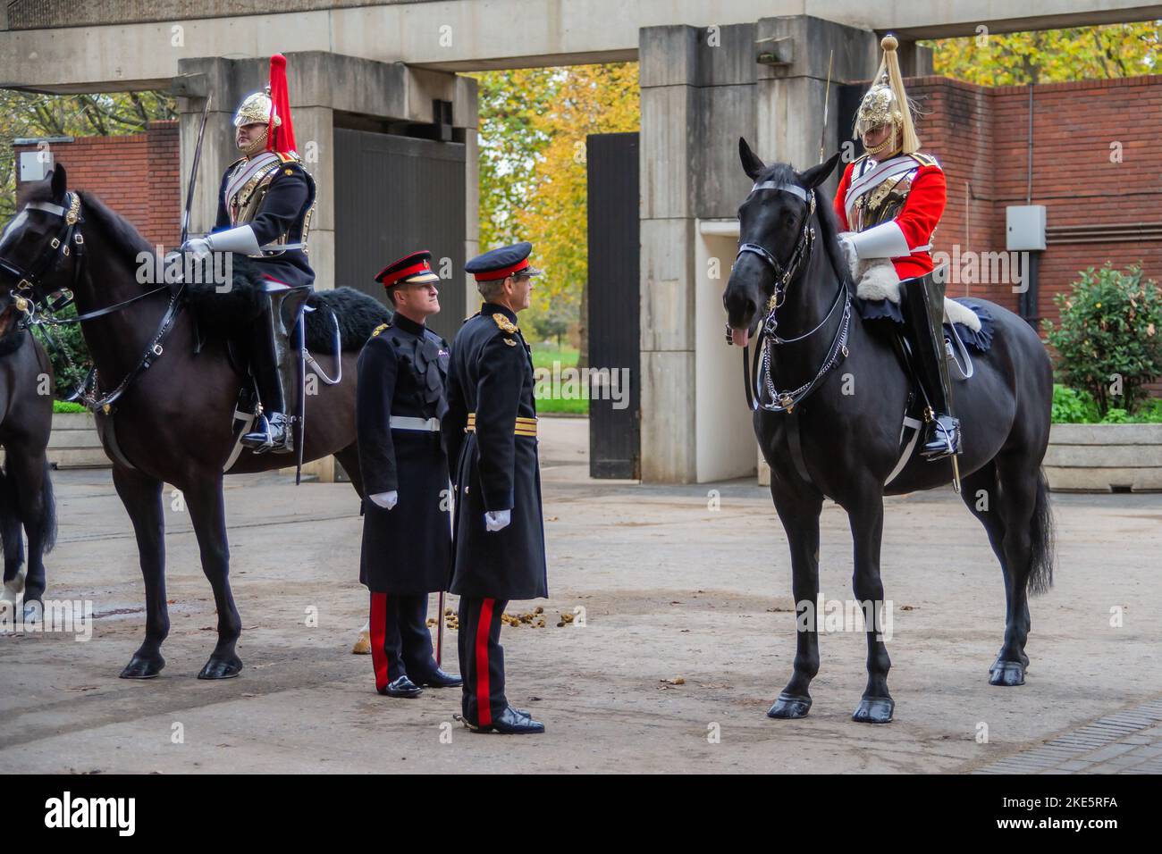 Gen sir adrian bradshaw kcb obe gl -Fotos und -Bildmaterial in hoher ...