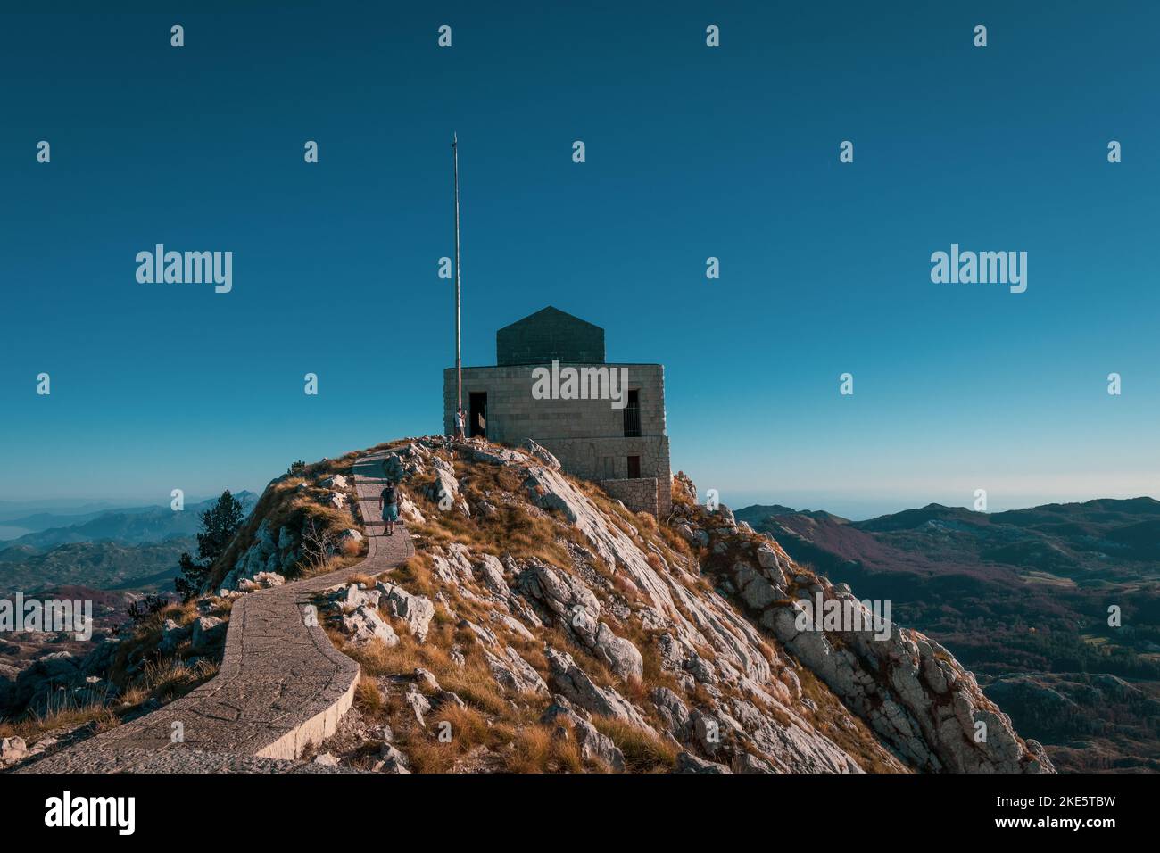 Tempel auf dem berg -Fotos und -Bildmaterial in hoher Auflösung – Alamy