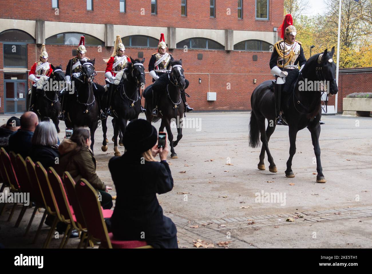 Gen sir adrian bradshaw kcb obe gl -Fotos und -Bildmaterial in hoher ...