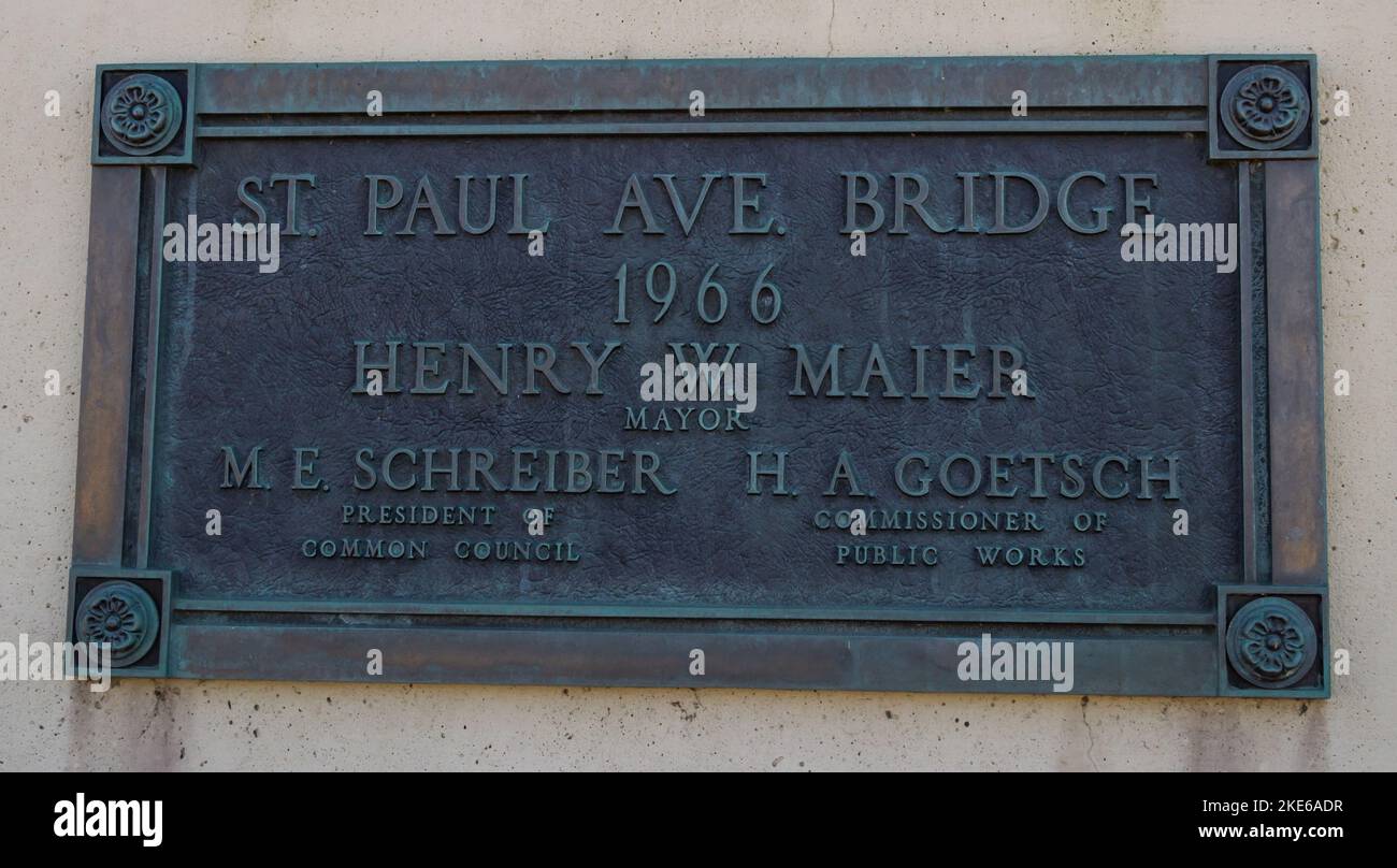 Milwaukee avenue st -Fotos und -Bildmaterial in hoher Auflösung – Alamy