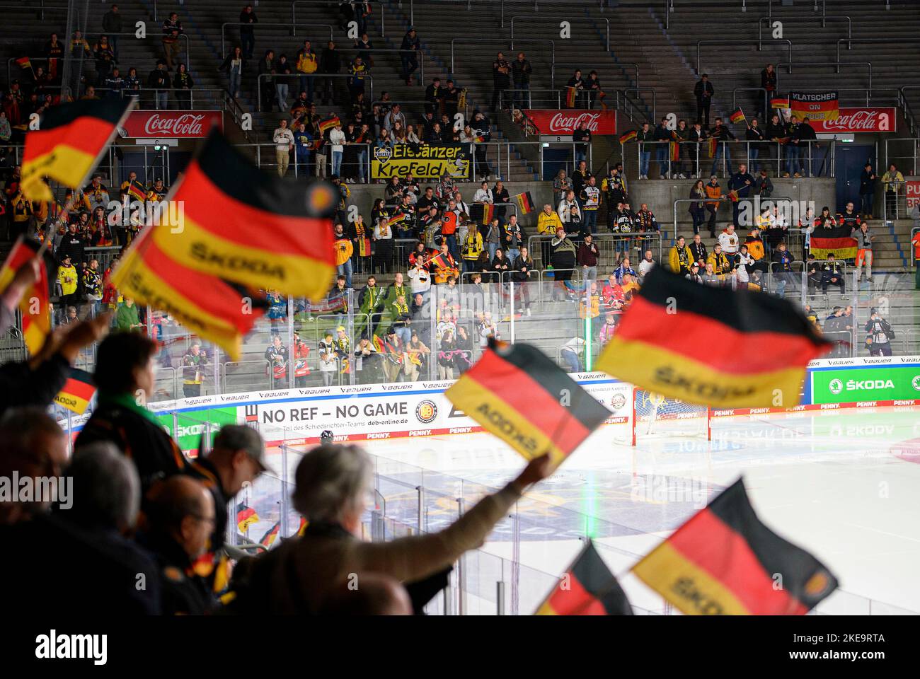 Krefeld/Deutschland. 10/11/2022, Feature, Fans wave Flags, few ...
