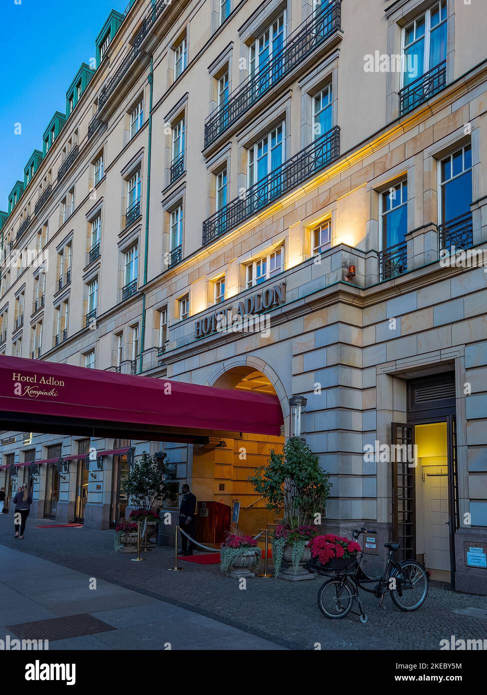 Hotel adlon kempinski berlin -Fotos und -Bildmaterial in hoher ...