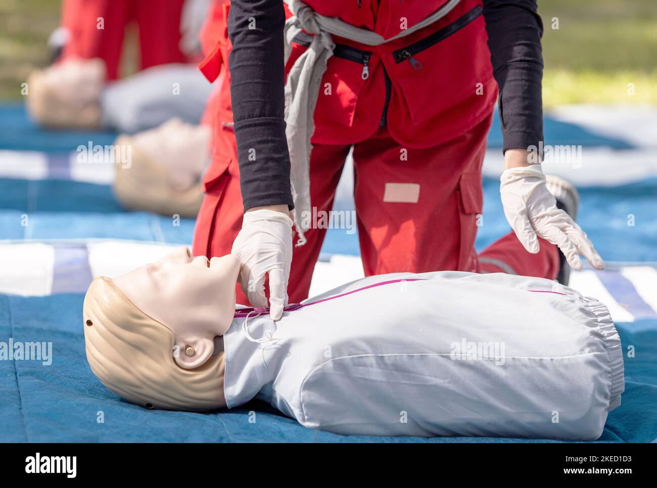Erste Hilfe und HLW – kardiopulmonale Reanimationsklasse Stockfotografie - Alamy