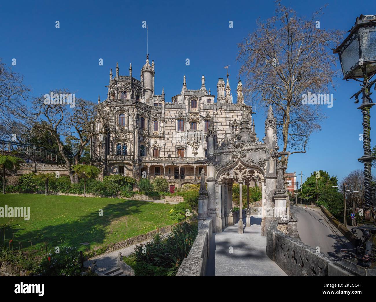 Quinta regaleira sintra portugal -Fotos und -Bildmaterial in hoher ...