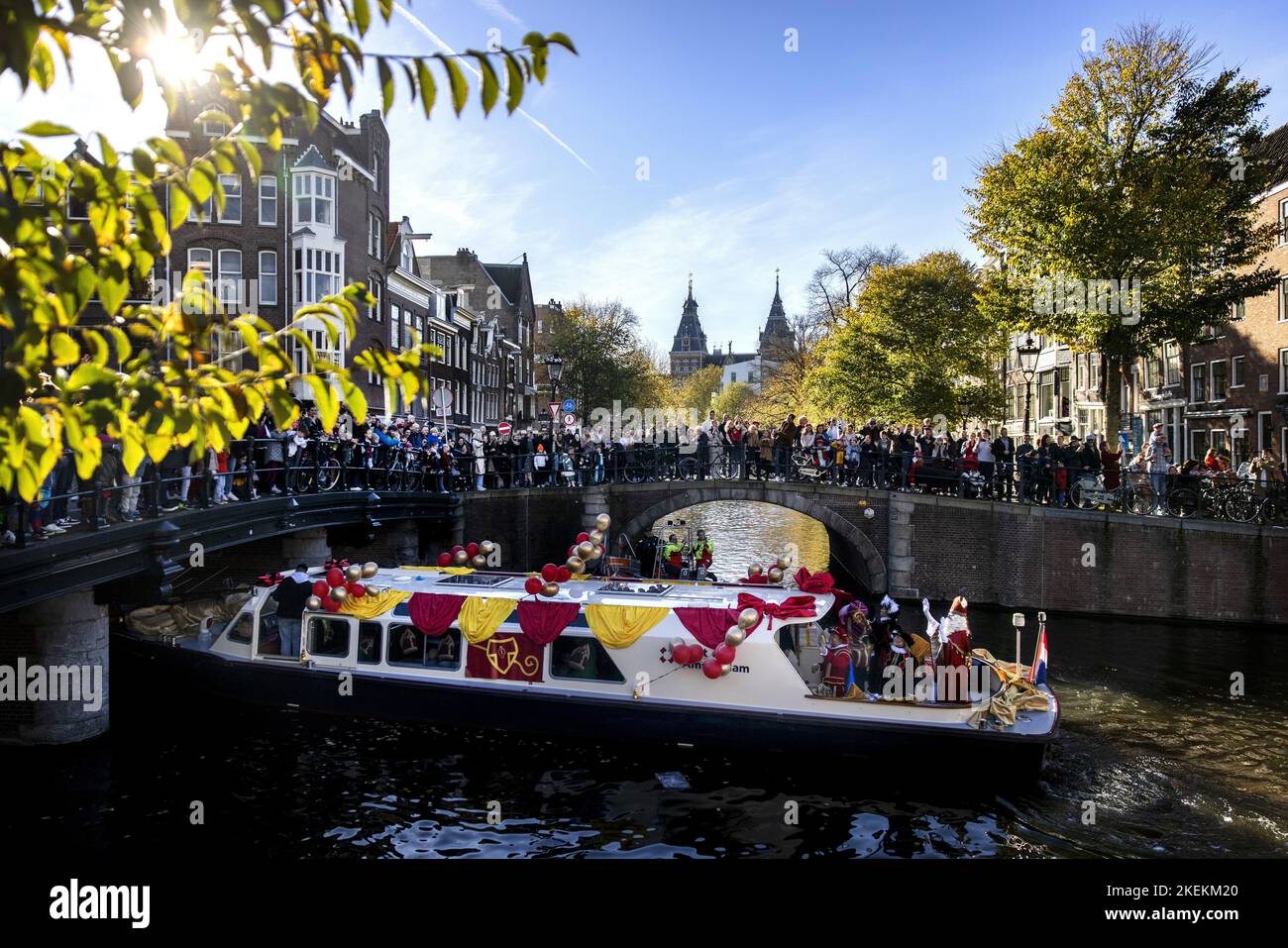 2022-11-13 12:16:26 AMSTERDAM - Sinterklaas Segel in der Gesellschaft ...