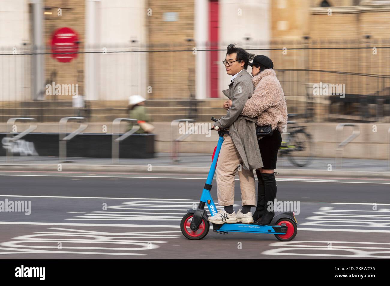 Dott e scooter mieten -Fotos und -Bildmaterial in hoher Auflösung – Alamy