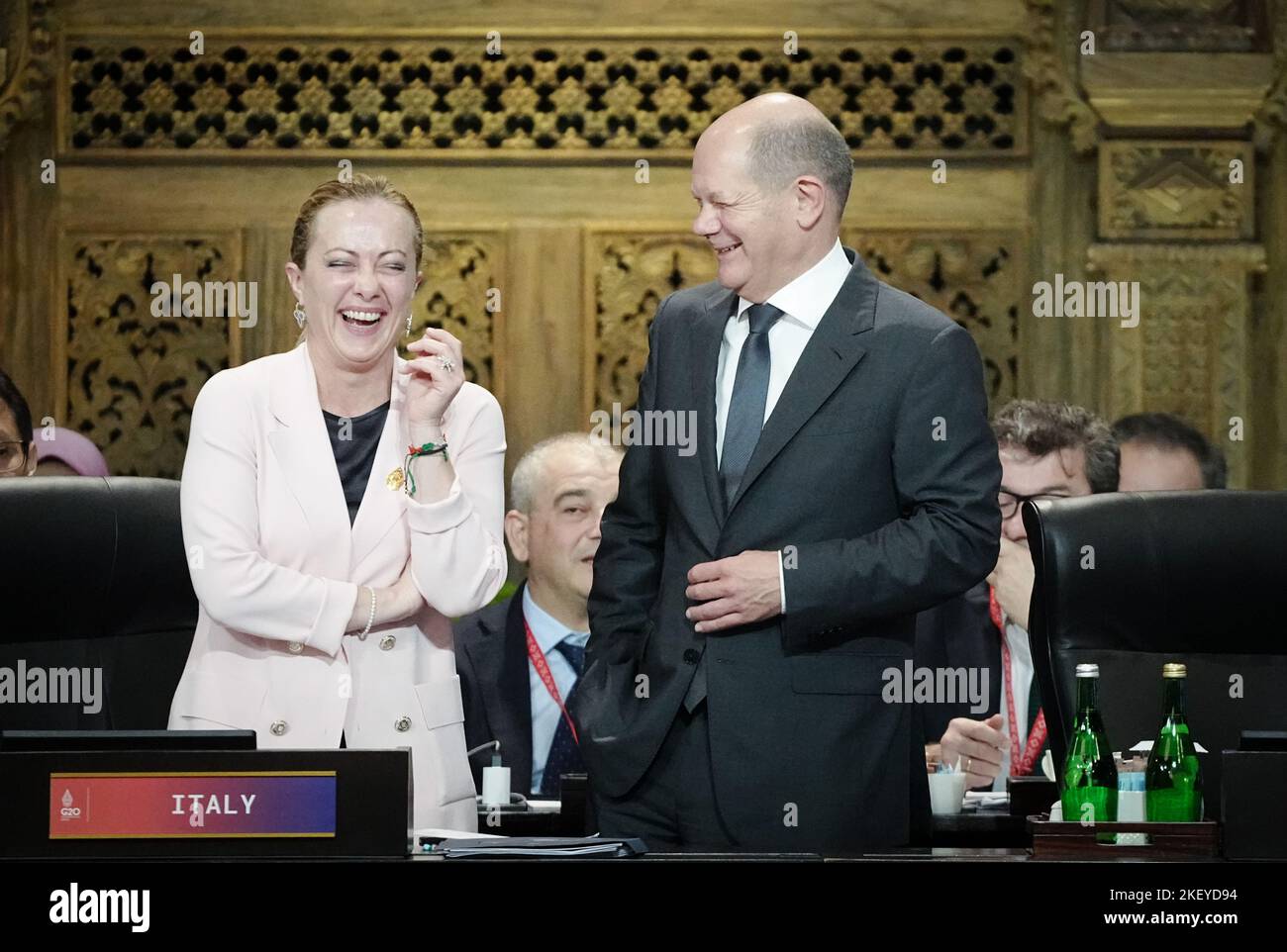 Nusa Dua, Indonesien. 15.. November 2022. Bundeskanzler Olaf Scholz (r ...