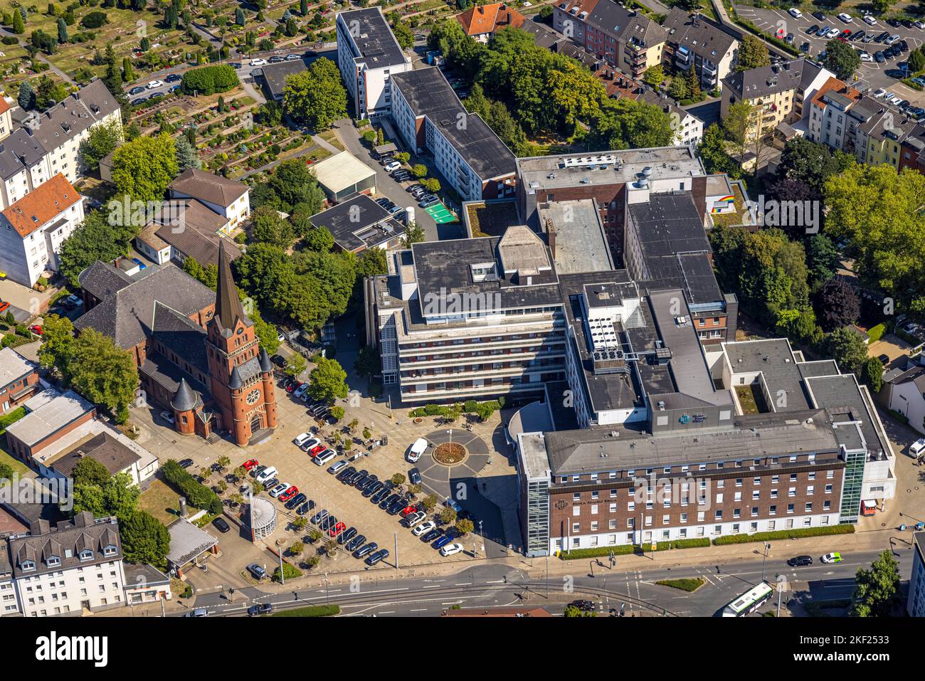 Luftaufnahme, Marienhospital Witten und Marienkirche mit Marienplatz ...
