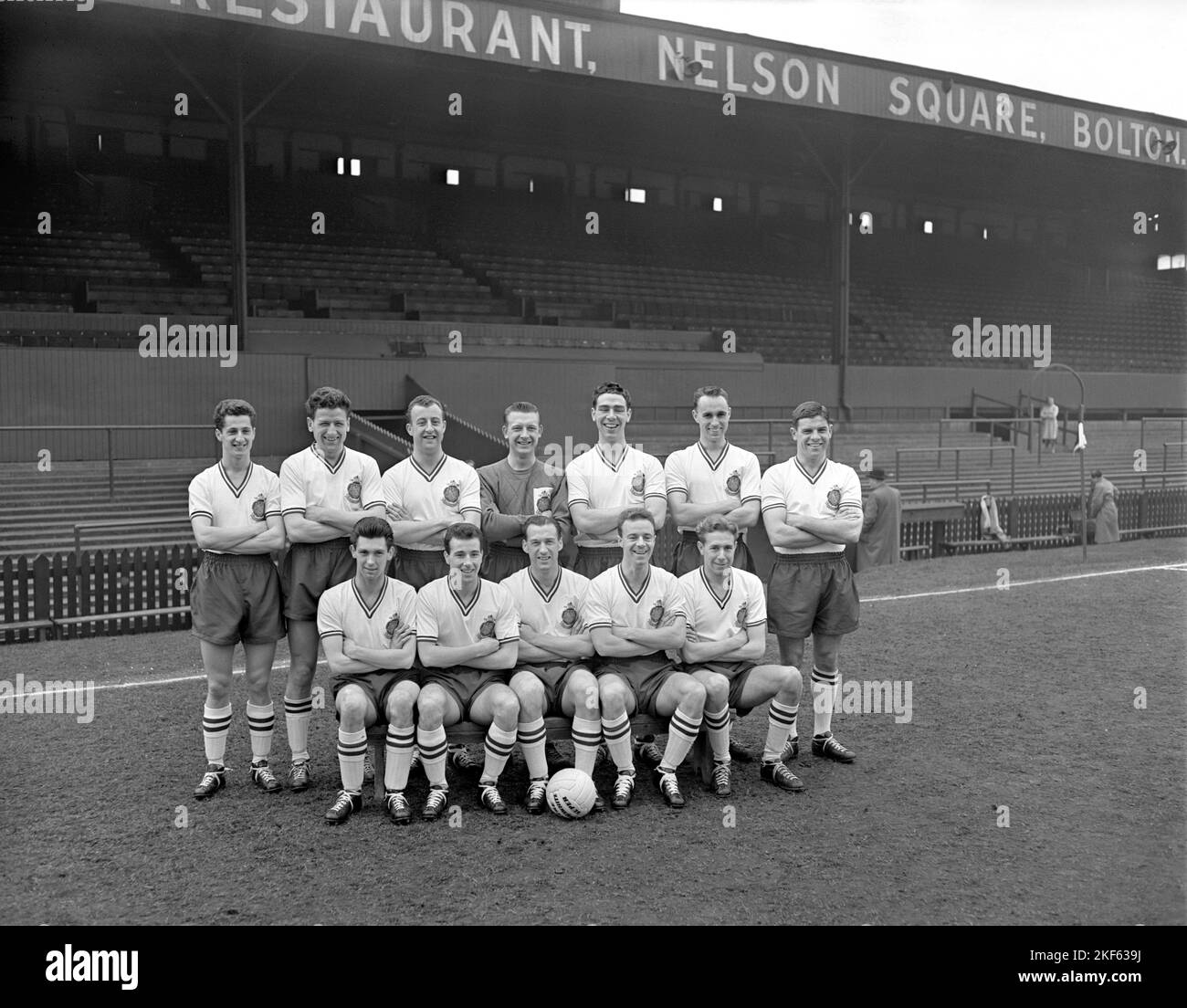 Bolton Wanderers Team-Gruppe. (Hintere Reihe, L-R) Ralph Gubbins, Roy ...