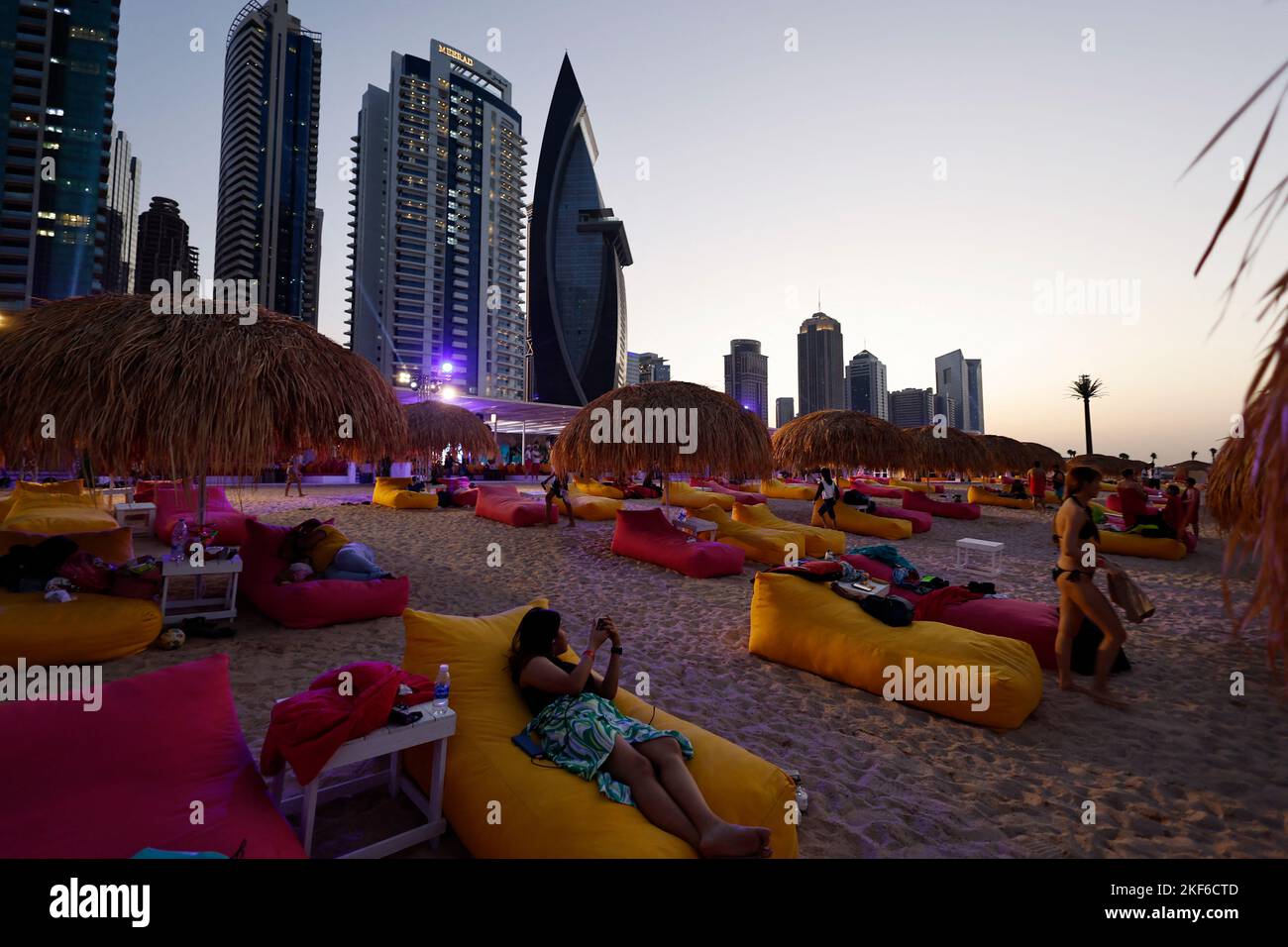 Fußball - FIFA World Cup Qatar 2022 - Eröffnung von West Bay Beach, B12 ...