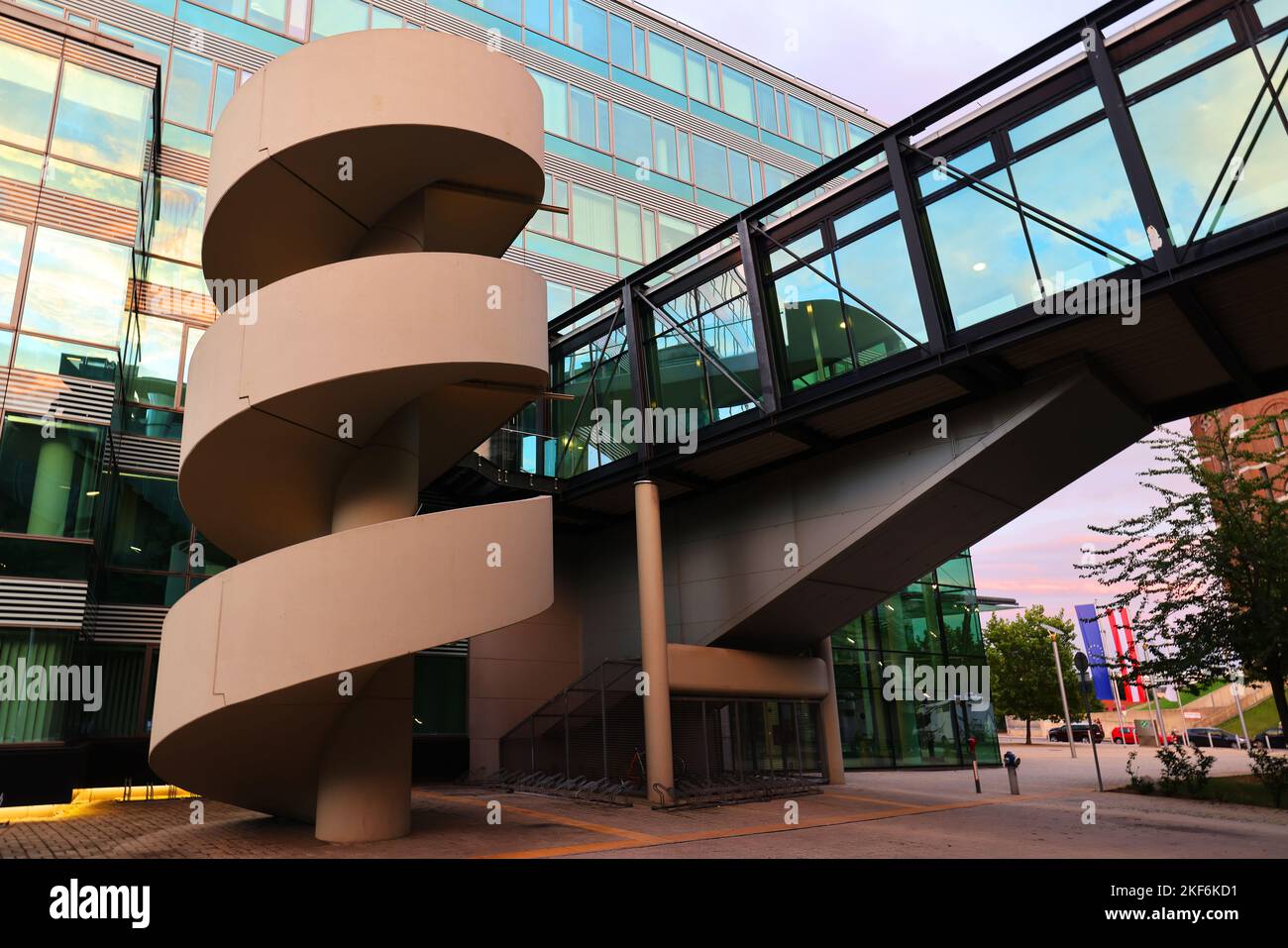 Österreich, Wien, Büro, Wien moderne Architektur, Wendeltreppe, Moderne ...