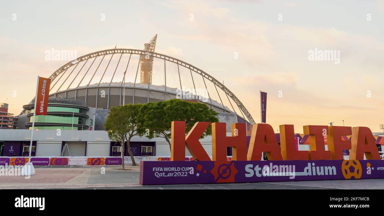 Doha, Katar - Oktober 10,2022: Das Khalifa International Stadium, auch ...