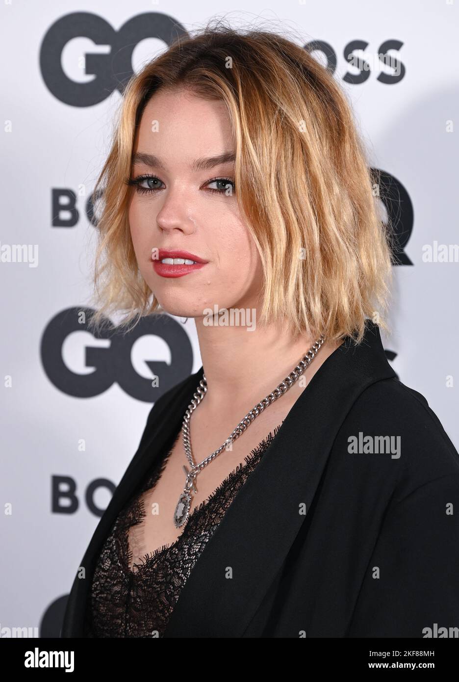 16.. November 2022, London, Großbritannien. Milly Alcock bei der ...