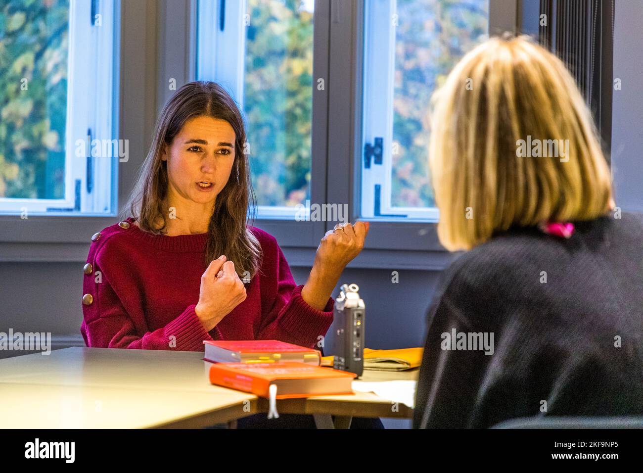 Annabelle Hirsch, Journalistin mit deutsch-französischen Wurzeln ...