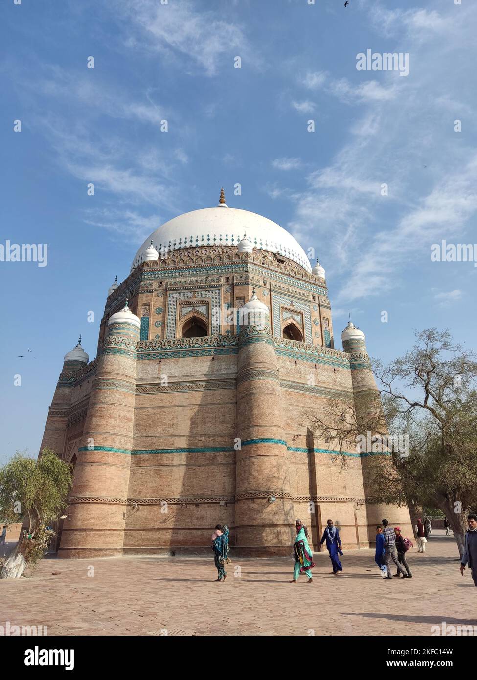 Schrein in Multan Pakistan, das Grab von Shah Rukn-e-Alam in Multan ...