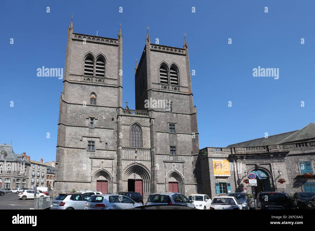 Sits the magnificent gothic cathedral -Fotos und -Bildmaterial in hoher ...