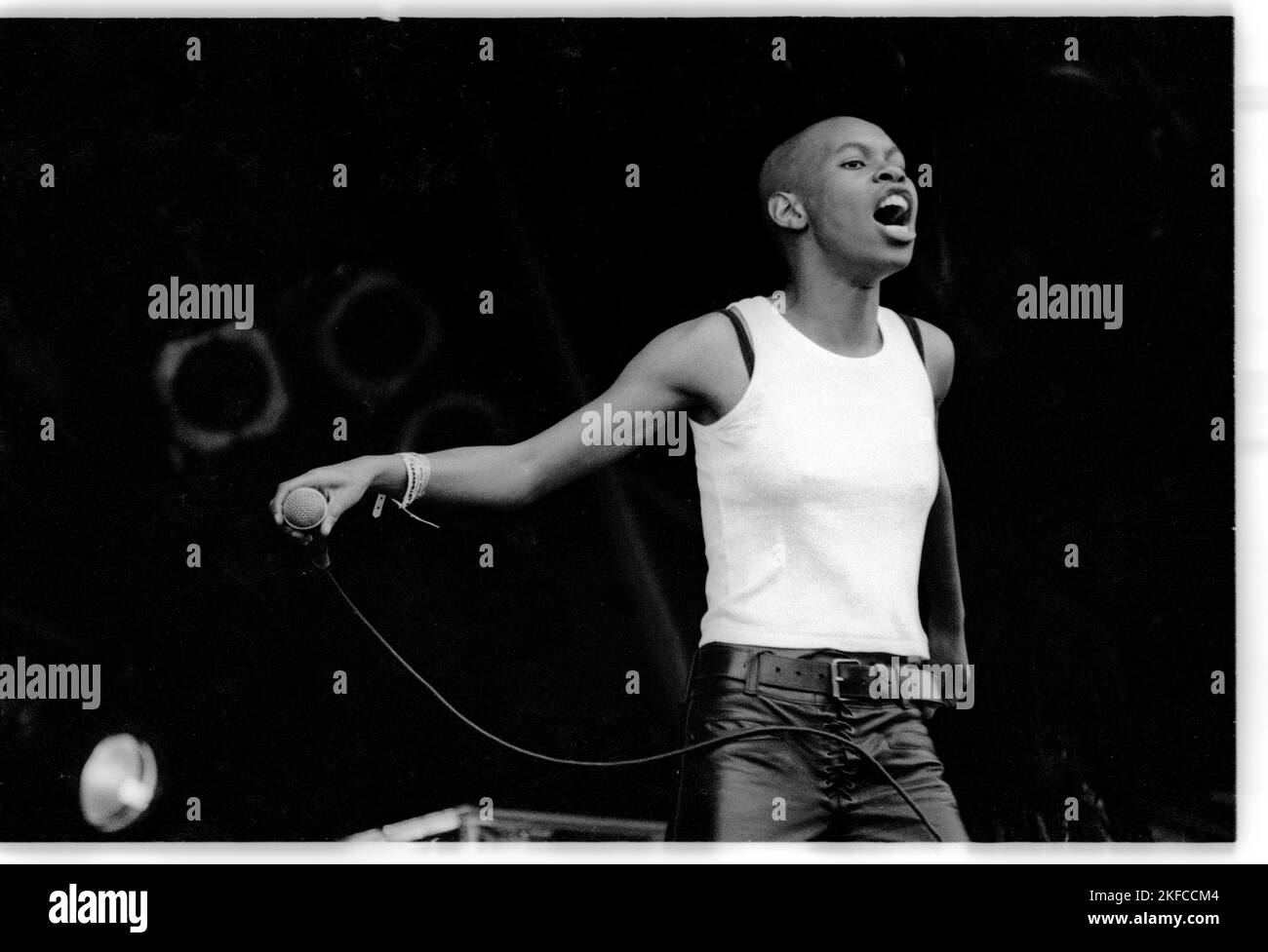SKUNK ANANSIE, FIRST GLASTONBURY: A Young Skin (Deborah Dyer) of Skunk ...