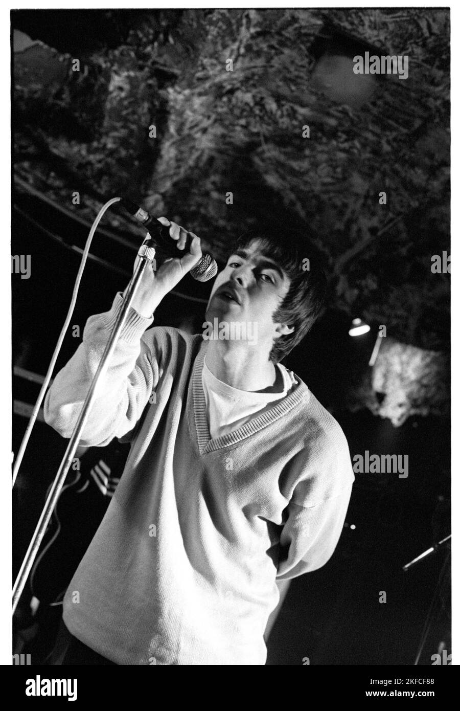 OASIS, ERSTE britische HEADLINE-TOUR, 1994: Liam Gallagher von Oasis ...