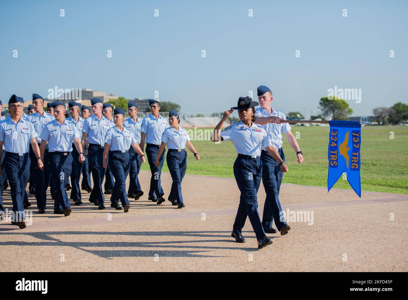 Mehr als 500 Luftwaffe, die dem 324. Training Squadron zugewiesen wurde ...