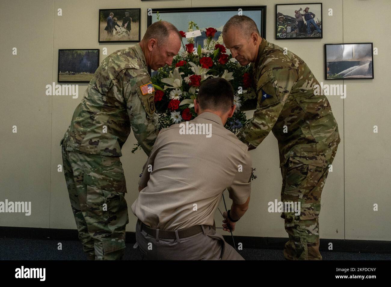 FORT HOOD, Texas - US Army LT. General Pat White, links, Kommandant des ...