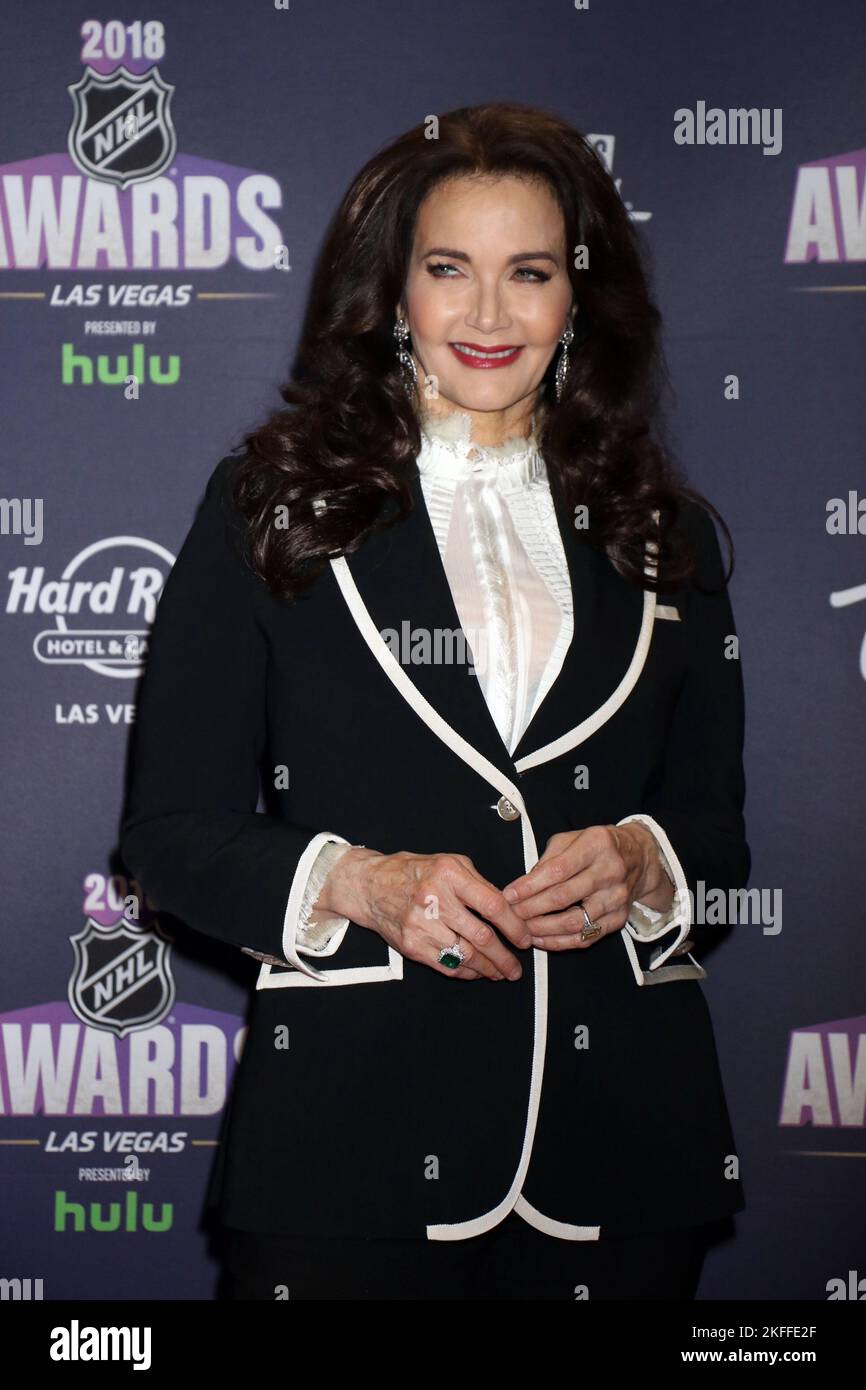 Lynda carter red carpet -Fotos und -Bildmaterial in hoher Auflösung – Alamy