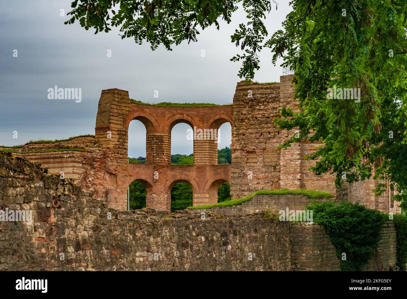 Die reste der kaiserthermen in trier -Fotos und -Bildmaterial in hoher ...