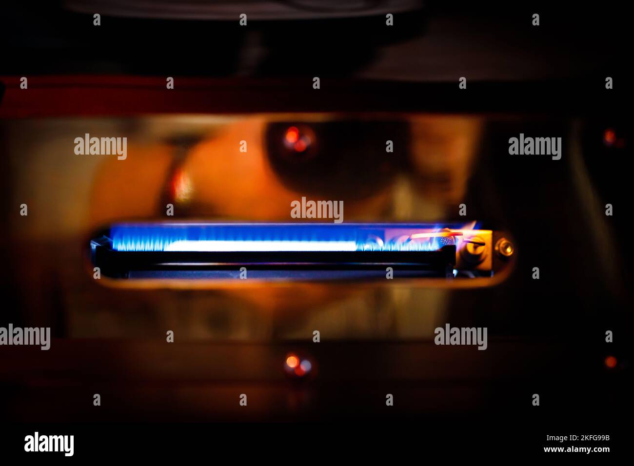 Zündanlage des Gaskessels. Im Kessel brennt Gas Stockfotografie - Alamy
