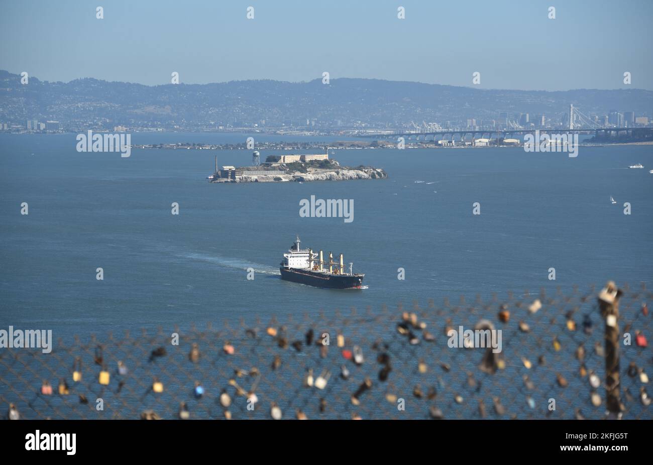 Großformatige Panoramasicht auf die Bucht von San Francisco mit der ...
