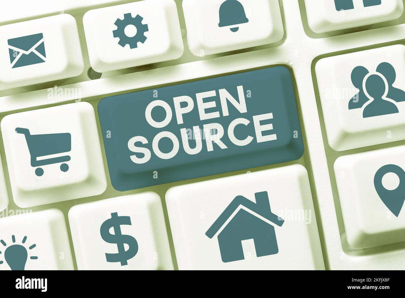 Textzeichen mit Open Source. Geschäftsübersicht, in der die Software ...