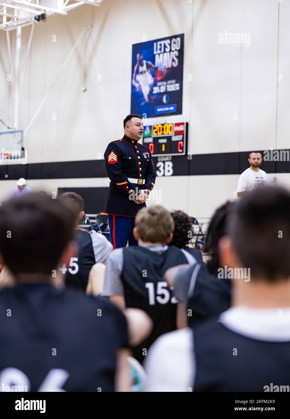 U.S. Marine Corps Sgt. Lincoln Kollander, ein Rekrutierer bei der ...