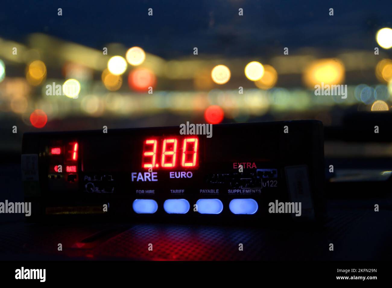 Taxi meter -Fotos und -Bildmaterial in hoher Auflösung – Alamy