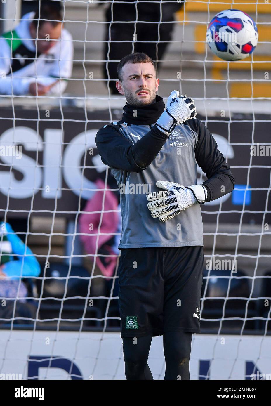 Plymouth Argyle-Torwart Callum Burton (25) beim Sky Bet League 1-Spiel ...